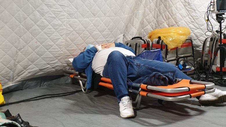 Pacient scăpat de pe o targă, în curtea Spitalului Judeţean de Urgenţă ...